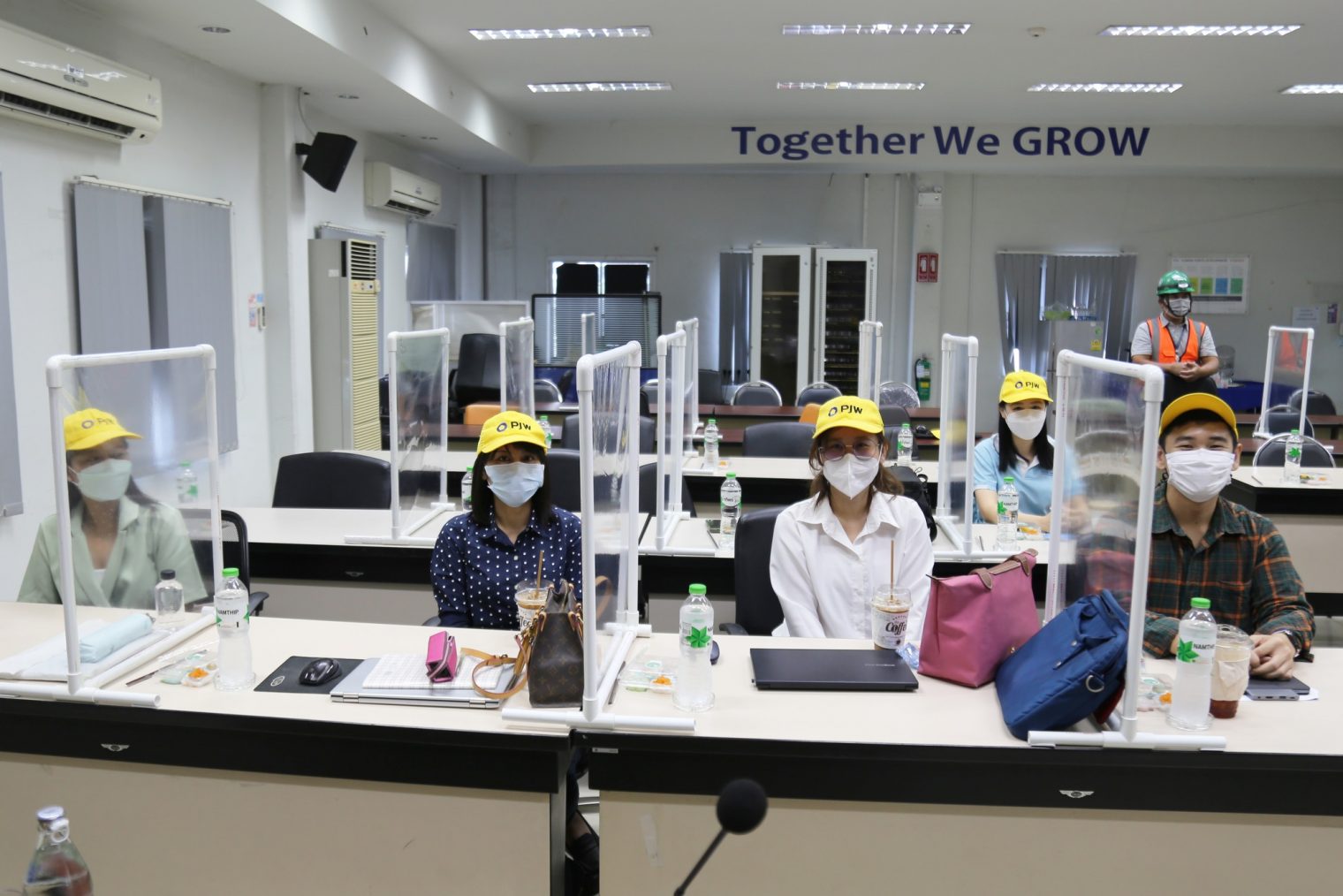 CE Plastics – PETROMAT